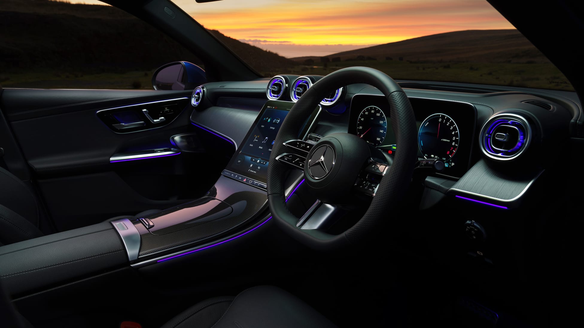 Mercedes-Benz GLC Interior Layout & Technology | Top Gear