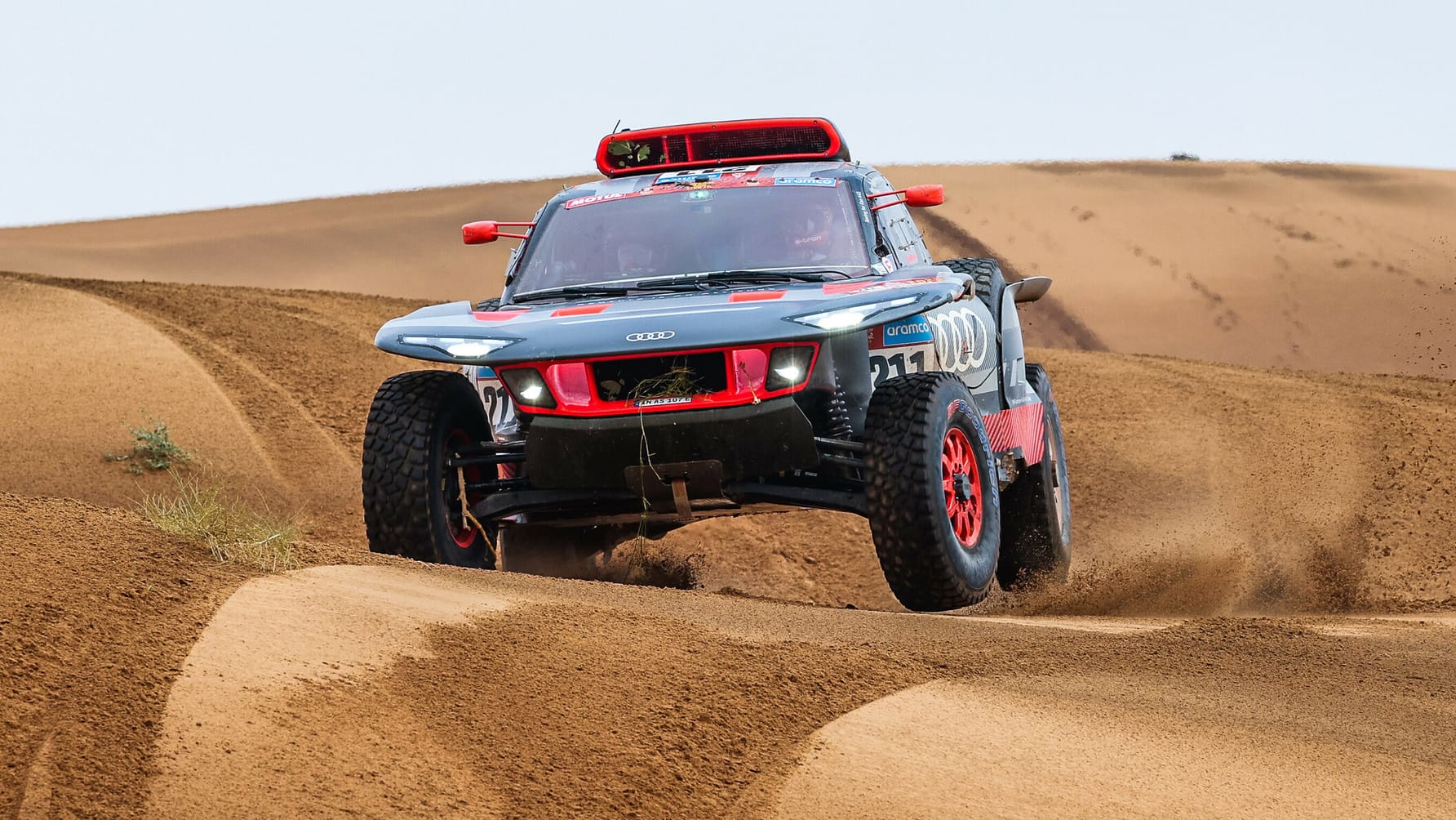 Incredible teamwork sees Audi finish Dakar's Stage 7 | Top Gear