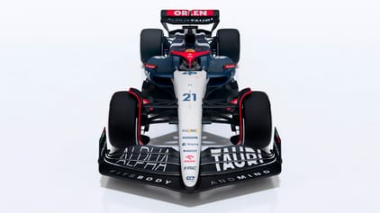 AlphaTauri AT04 livery revealed in New York | Top Gear