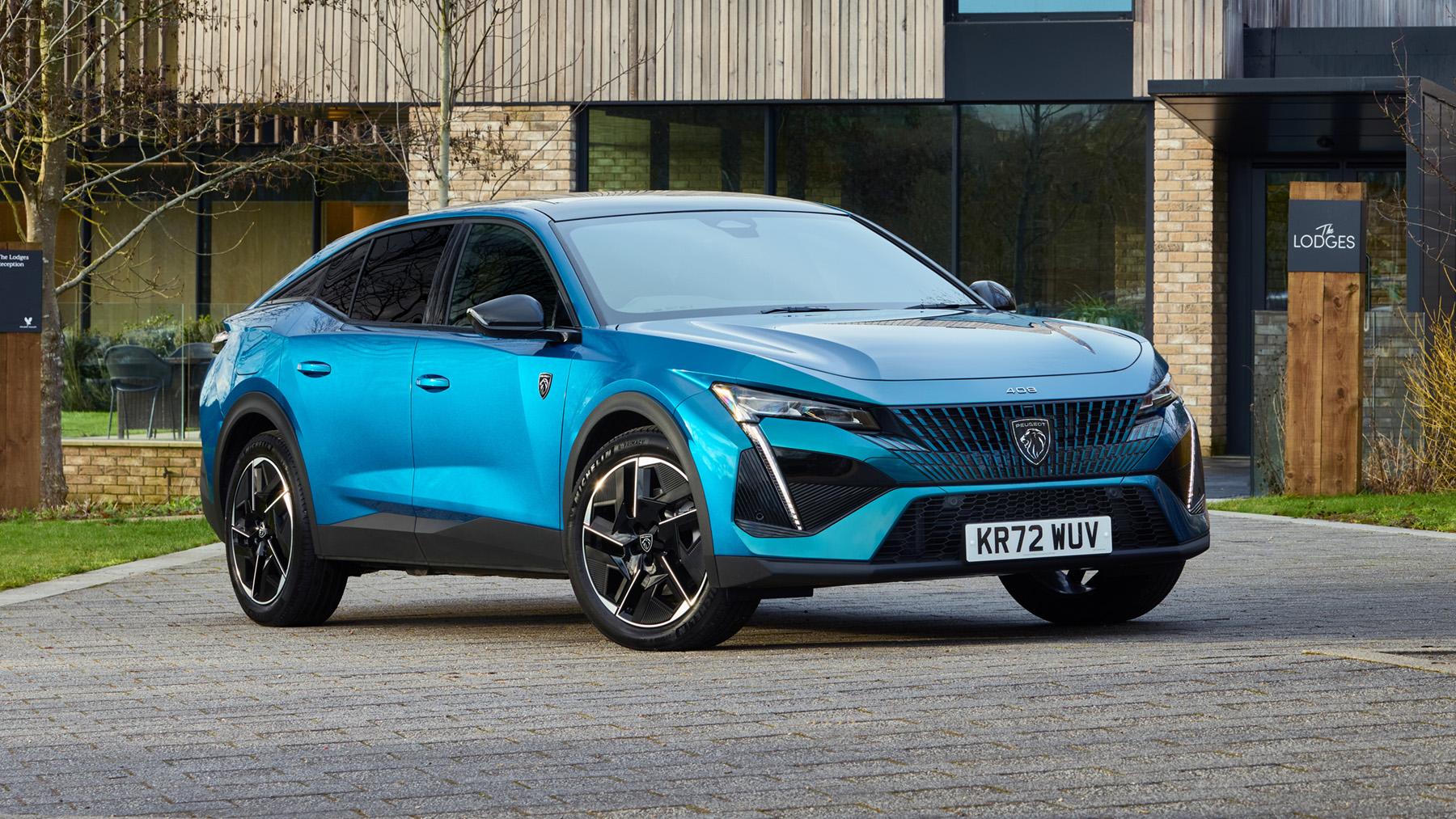 Peugeot 408 Interior Layout & Technology | Top Gear