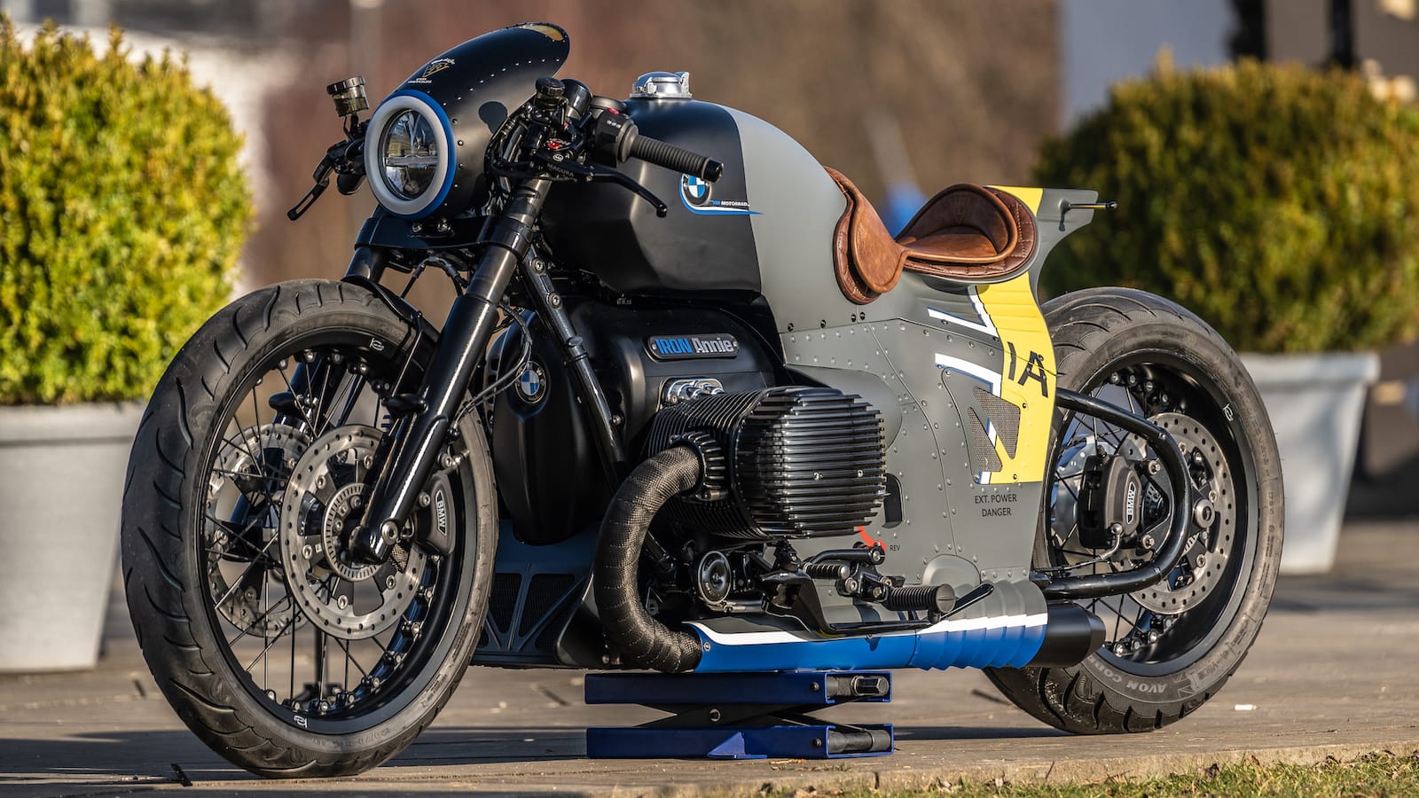 This bespoke BMW R18 echoes the Junkers ‘Iron Annie’ Ju 52 | Top Gear