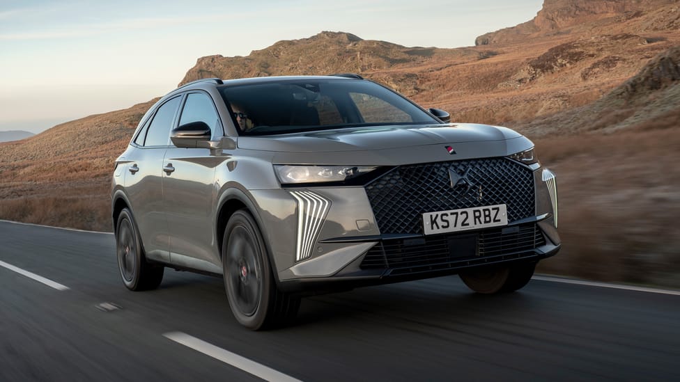 DS 7 Driving, Engines & Performance | Top Gear