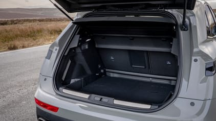 DS 7 Driving, Engines & Performance | Top Gear