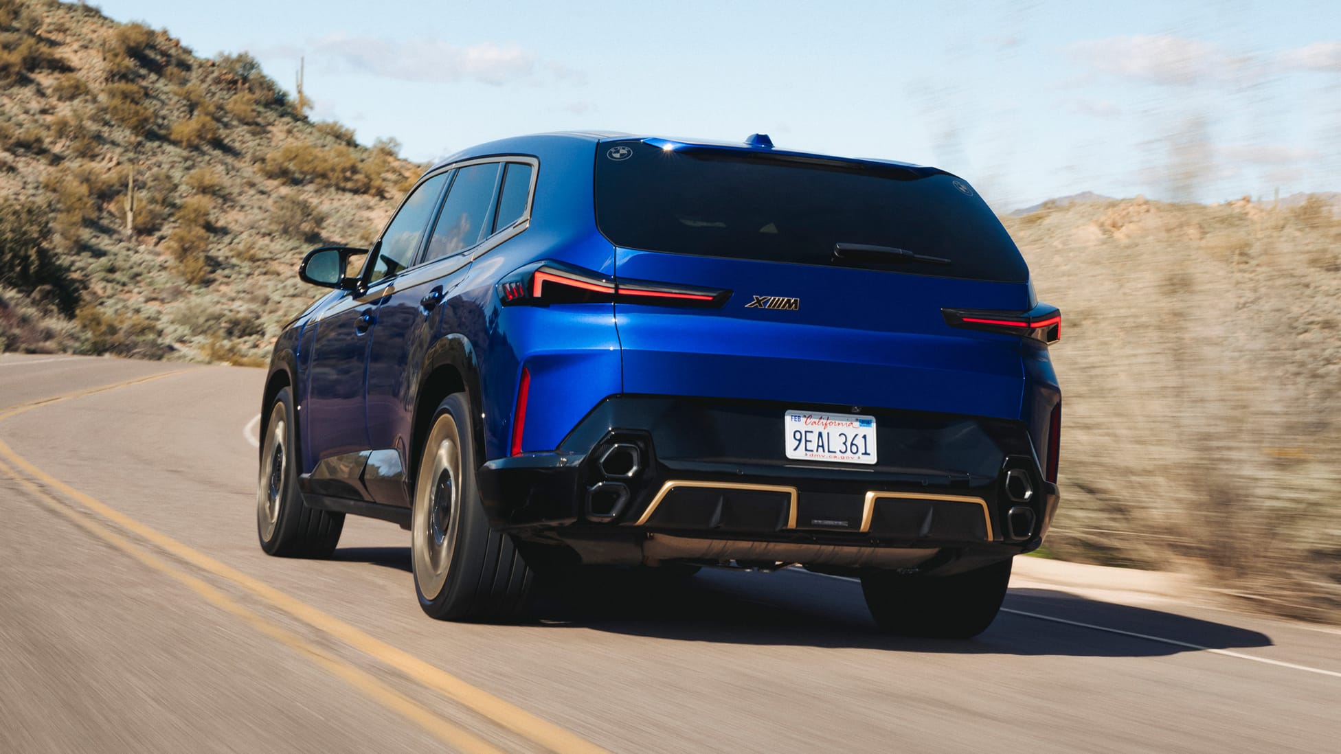 BMW XM Interior Layout & Technology | Top Gear