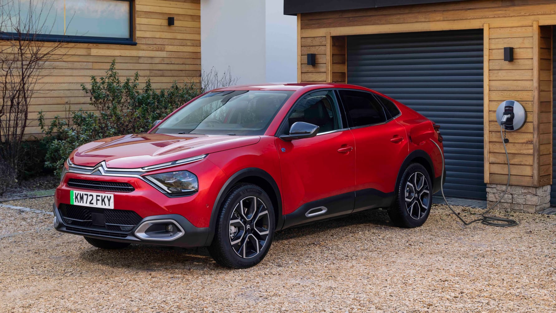 Citroen e-C4 X review: segment-straddling EV embraces space and comfort ...