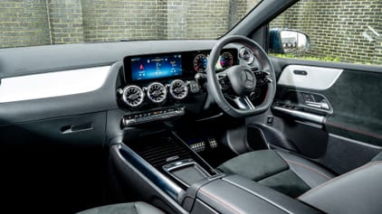 Mercedes-Benz B-Class Interior Layout & Technology | Top Gear