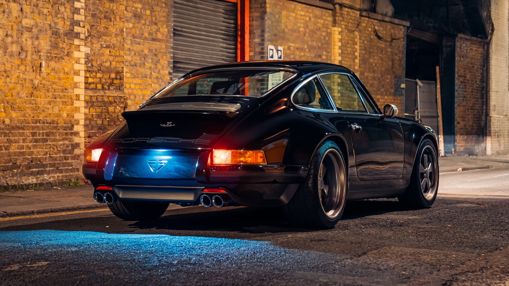 This is a 400bhp lightweight, air-cooled restomod 964 Porsche 911 | Top ...