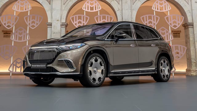 Mercedes reveals its first electric Maybach, and it’s based on the EQS ...
