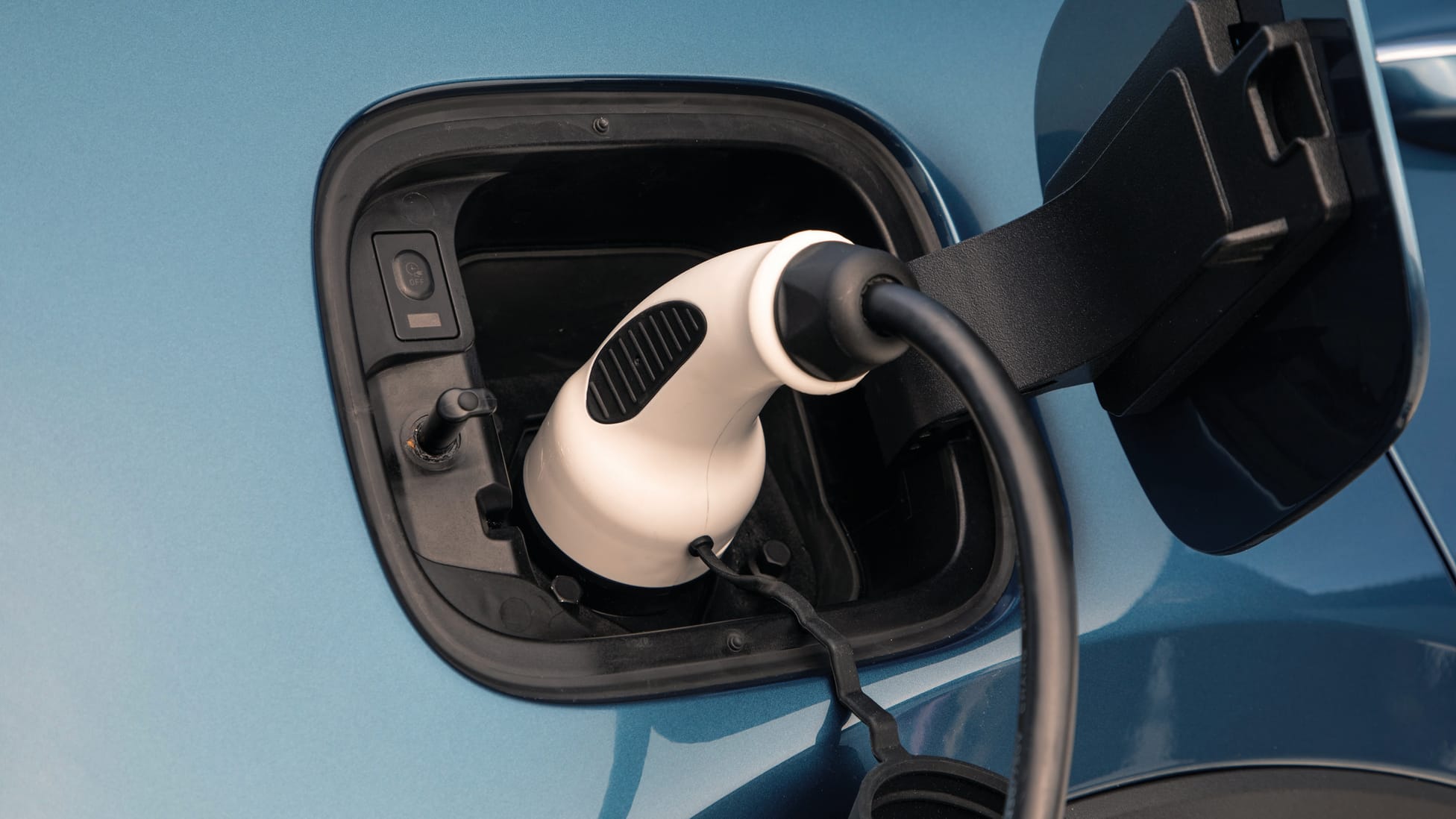 What is a plug-in hybrid car? What does PHEV mean? | Top Gear