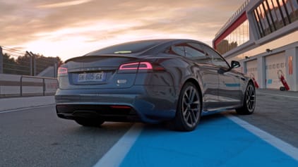 Tesla Model S Plaid Track Package review: many upgrades for Chiron ...