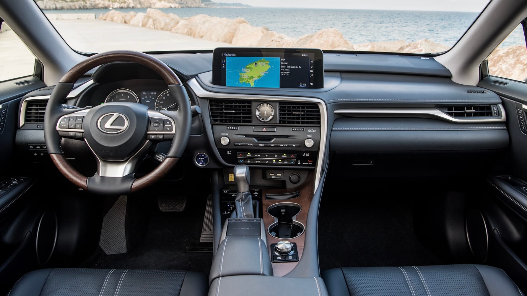 Lexus RX (2015-2022) Interior Layout & Technology | Top Gear