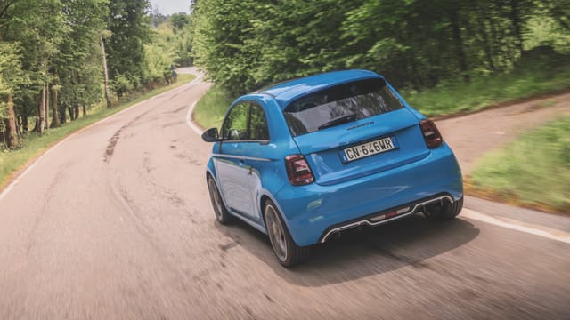 Abarth 500e Driving, Engines & Performance | Top Gear