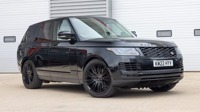 Range Rover L405 review: eschews sportiness for outright luxury Reviews ...