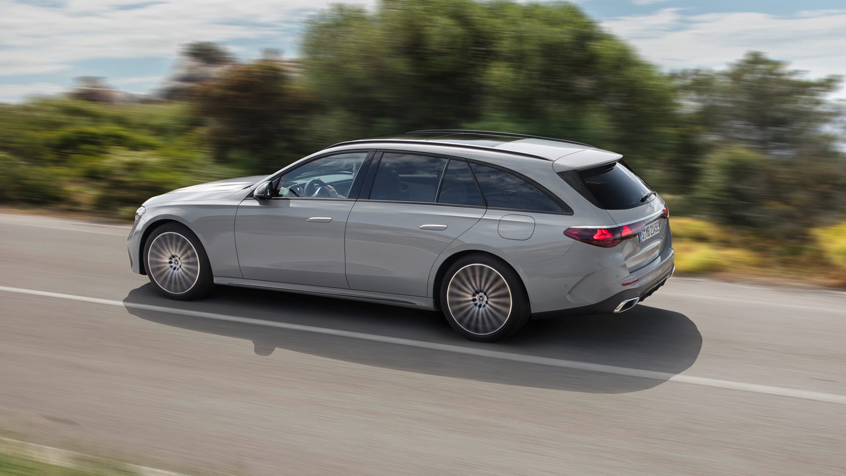 Mercedes-Benz reveals the new E-Class estate, and surprise, it’s bigger ...
