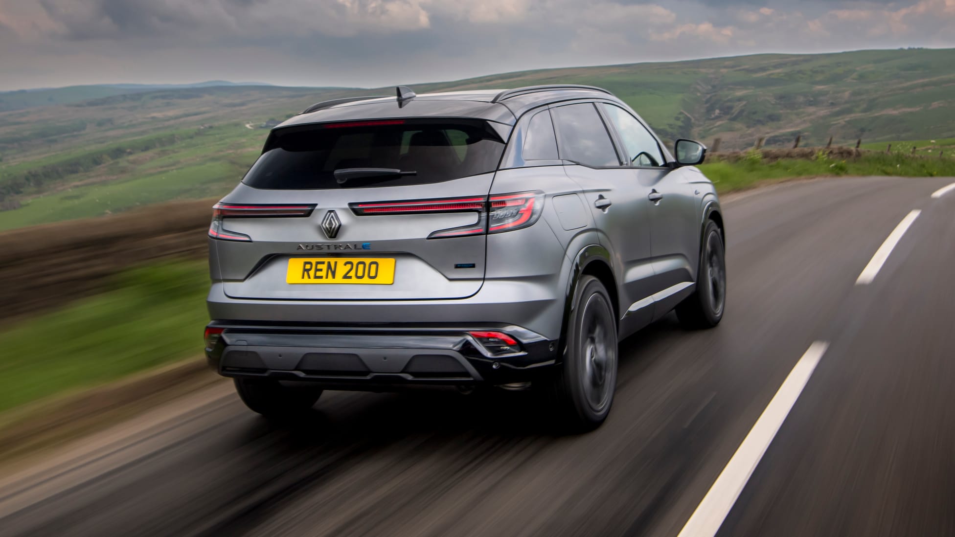 Renault Austral Driving, Engines & Performance | Top Gear