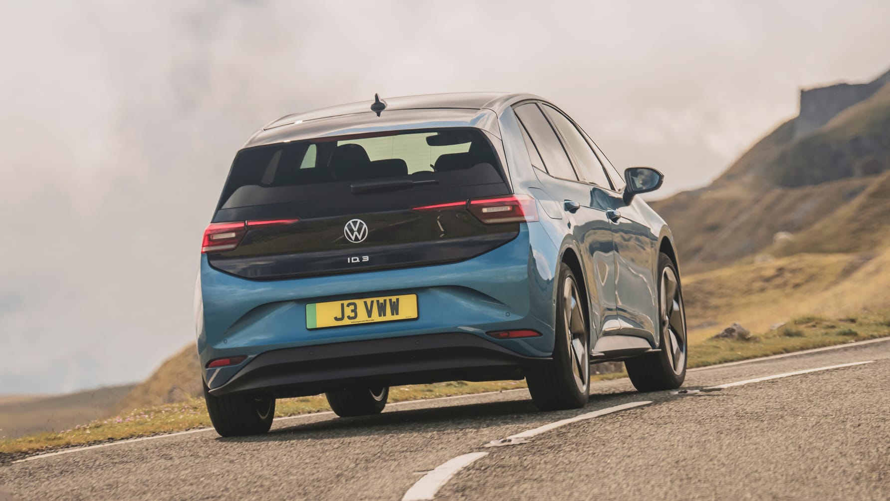 Volkswagen ID.3 Interior Layout & Technology | Top Gear