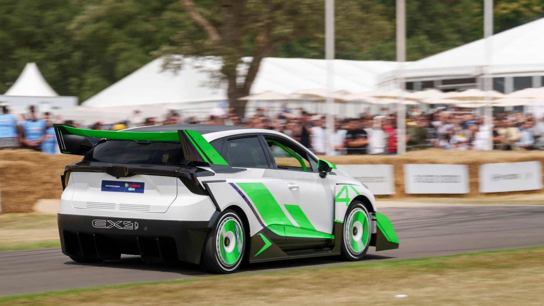 What do we make of MG’s electric tribute to the Metro 6R4? | Top Gear