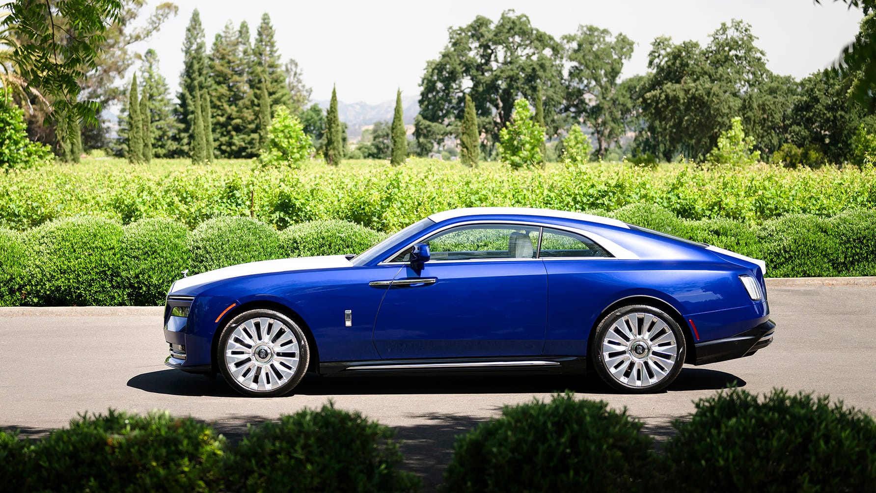 Rolls-Royce Spectre Interior Layout & Technology | Top Gear