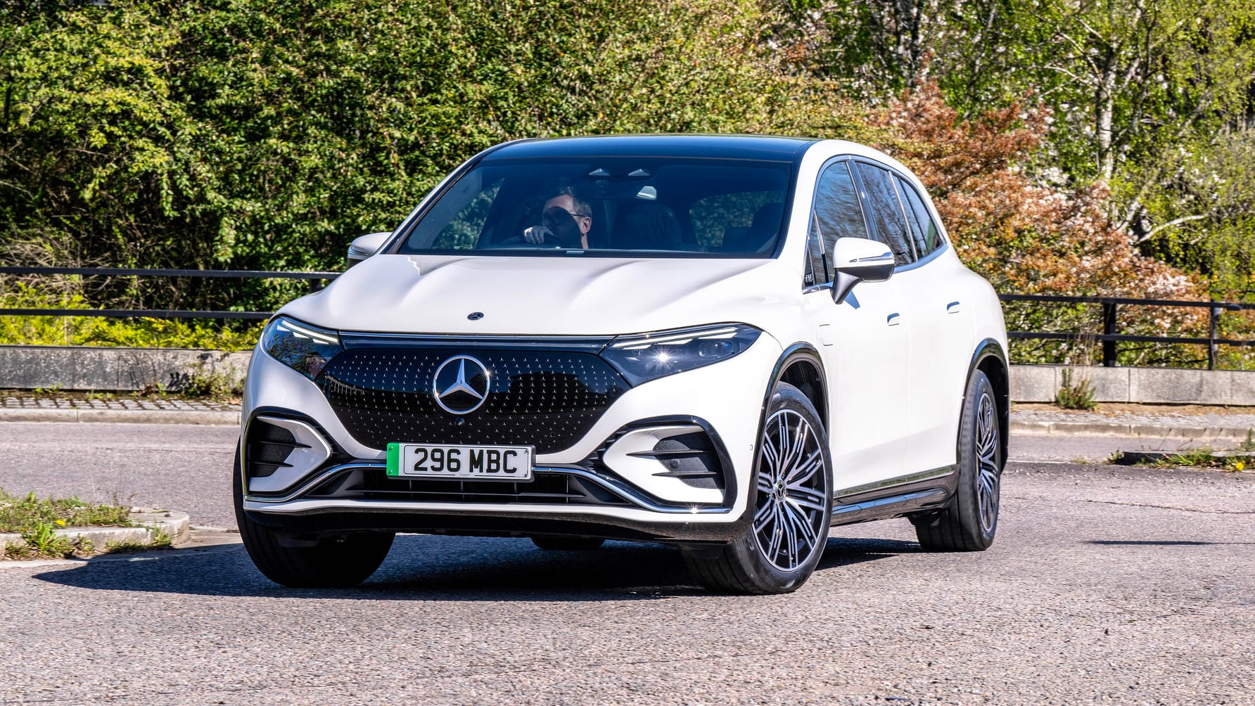 Mercedes-Benz EQS SUV Interior Layout & Technology | Top Gear
