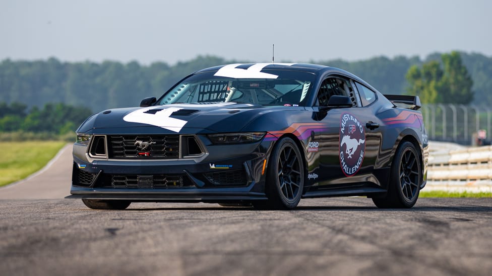 Ford’s new Mustang Dark Horse R track car comes with its very own ...