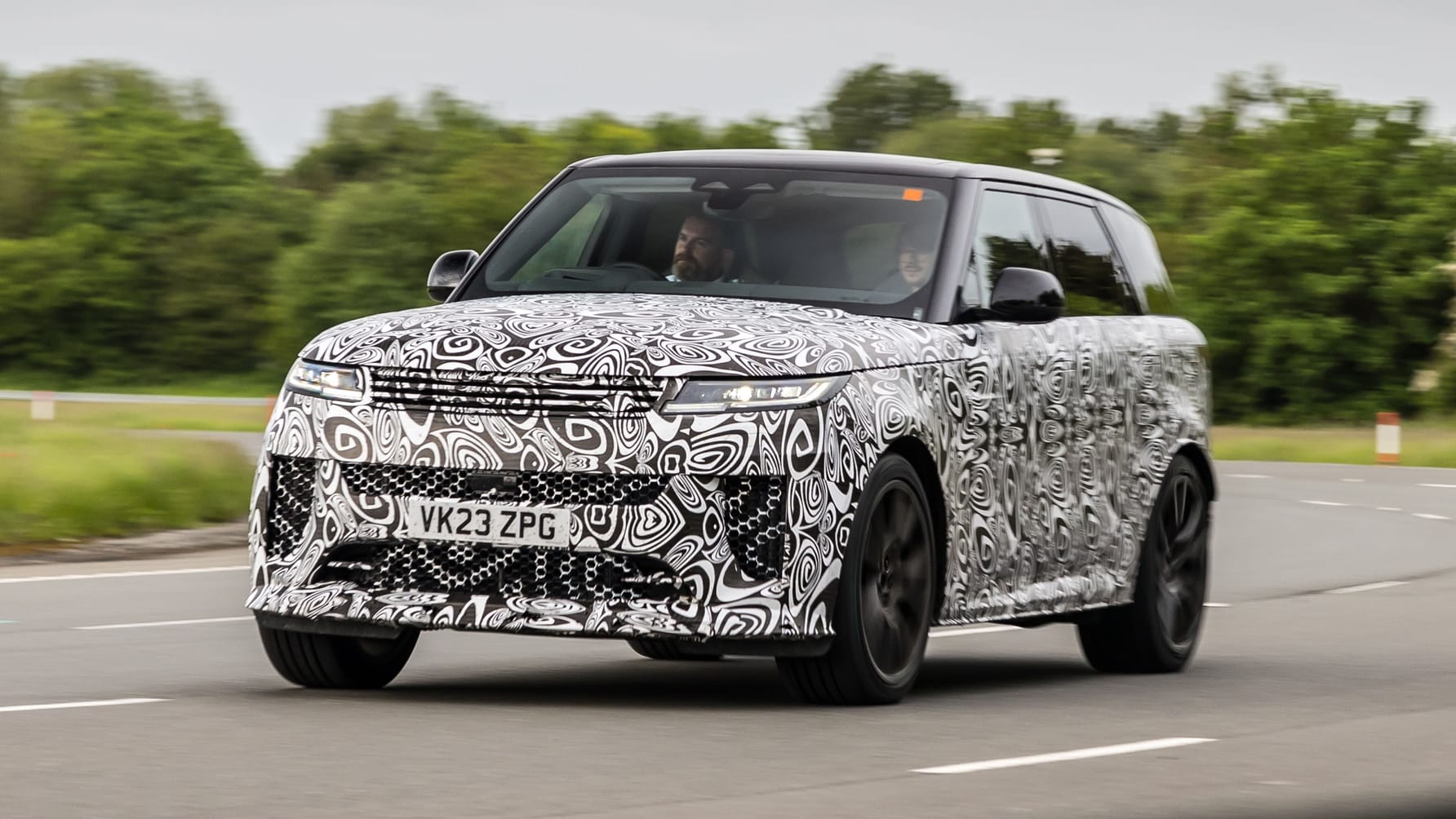 Bellowing V8 meets flat cornering: a ride in the 626bhp Range Rover ...