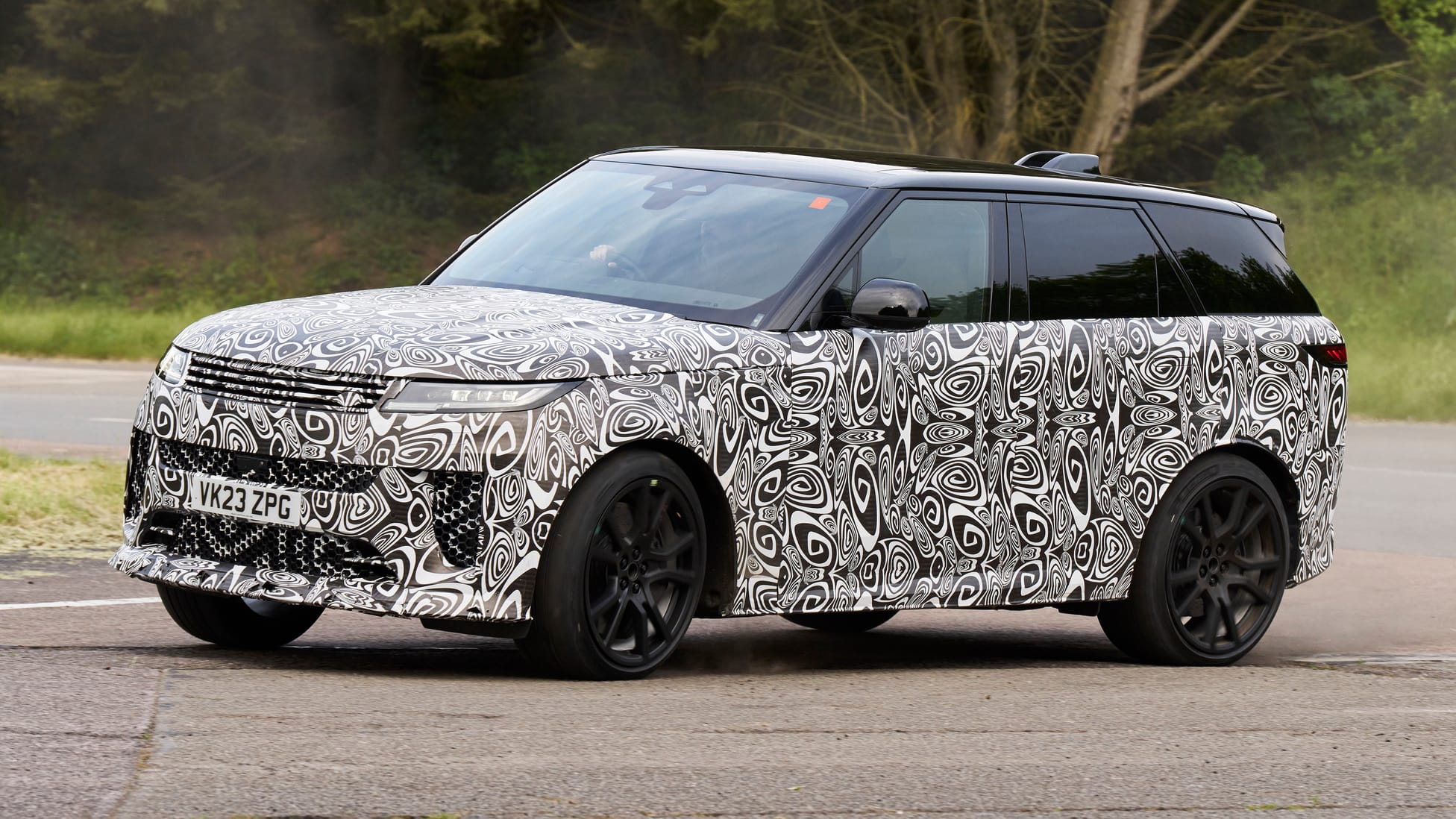 Bellowing V8 meets flat cornering: a ride in the 626bhp Range Rover ...