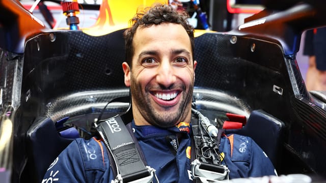 Ricciardo makes shock F1 return, replaces De Vries at AlphaTauri | Top Gear
