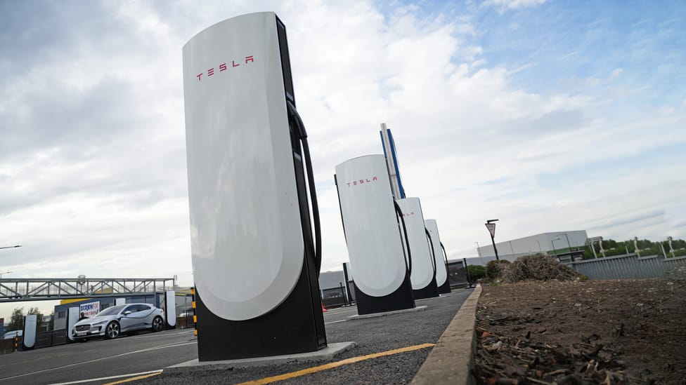 The first V4 Tesla Supercharger station has opened in the UK | Top Gear