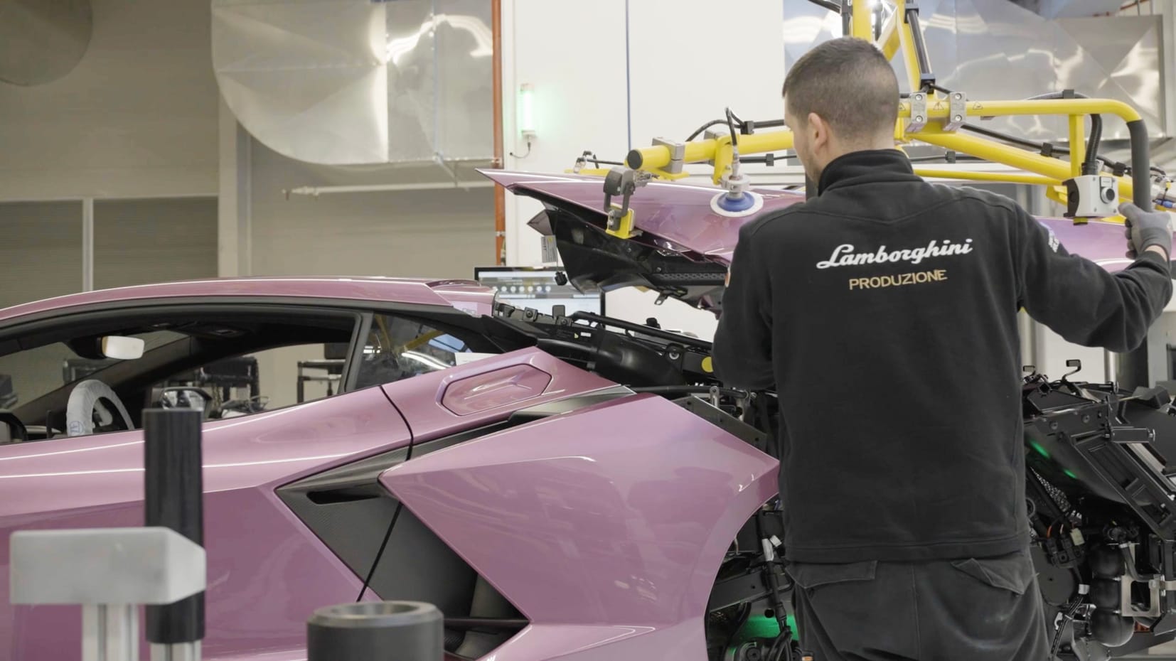 How to make a Lamborghini Revuelto: inside the factory building 1 ...
