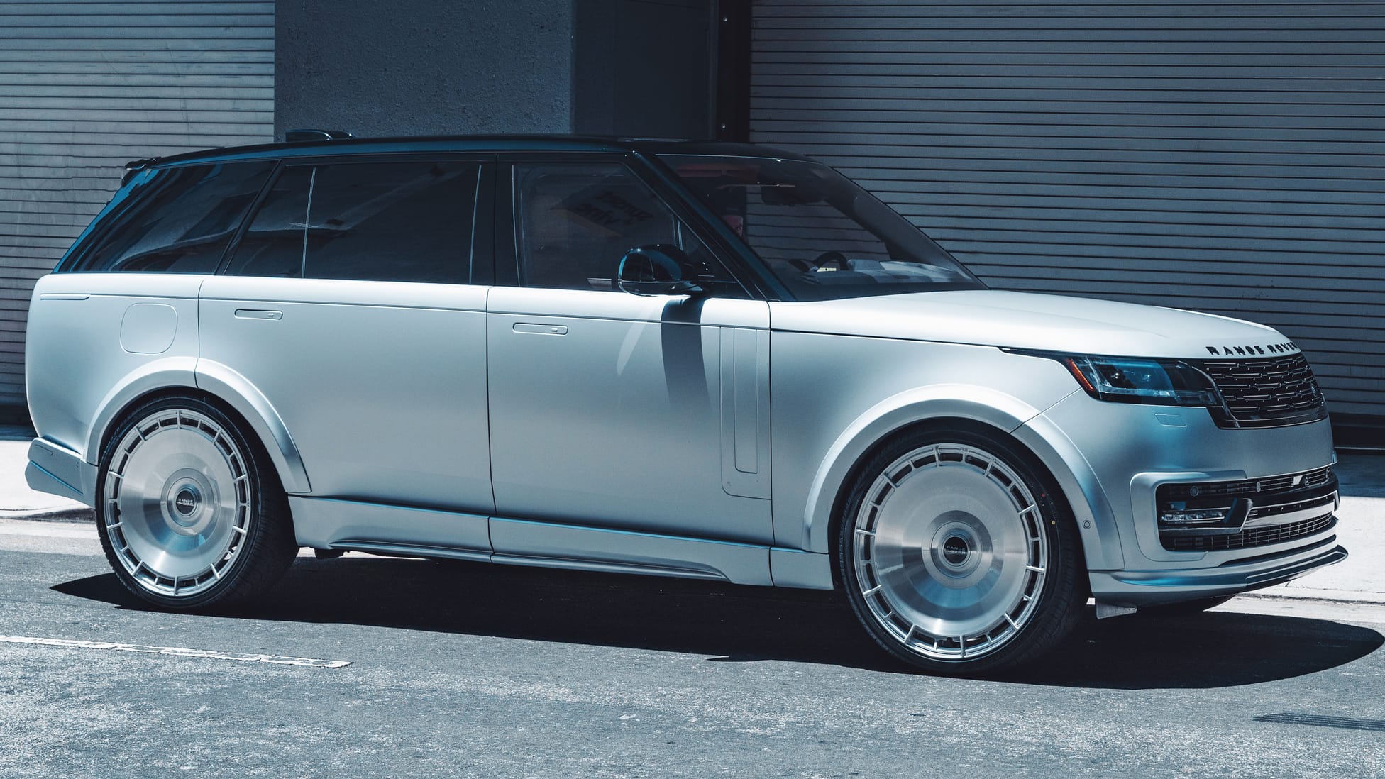 This modified ‘Silver Surfer’ Range Rover looks like a comic book SUV ...