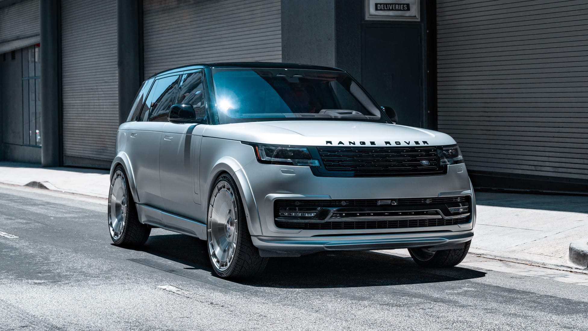 This modified ‘Silver Surfer’ Range Rover looks like a comic book SUV ...