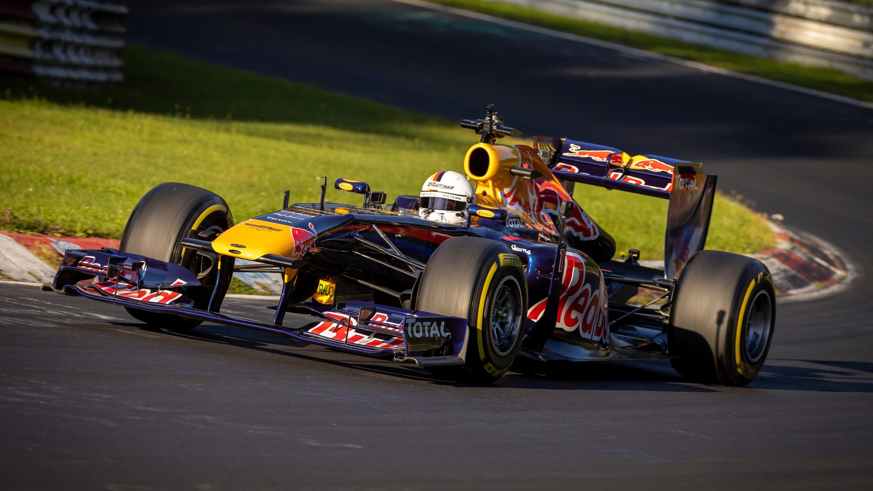 Sebastian Vettel brought F1 back to the Nürburgring, and the pictures ...