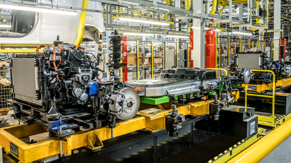 Stellantis switches Ellesmere Port factory to build purely electric ...