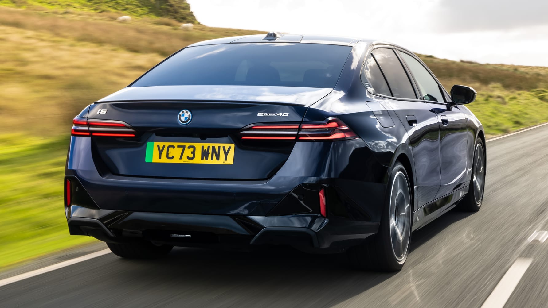 BMW i5 Interior Layout & Technology | Top Gear