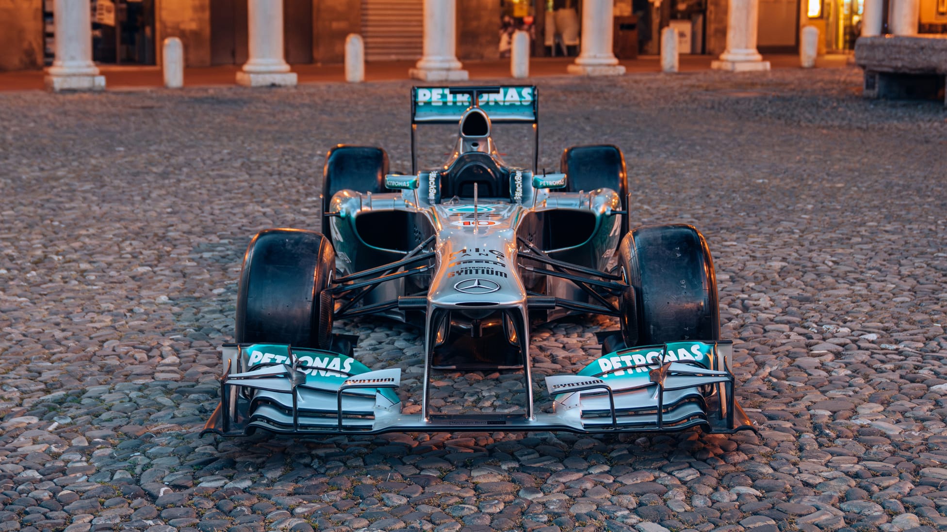 It’s hammer time! Hamilton's 2013 Merc F1 auctioned for £15m, smashing ...