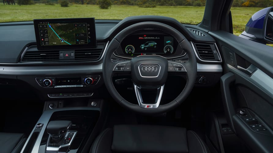 Audi Q5 (2016-2024) Interior Layout & Technology | Top Gear