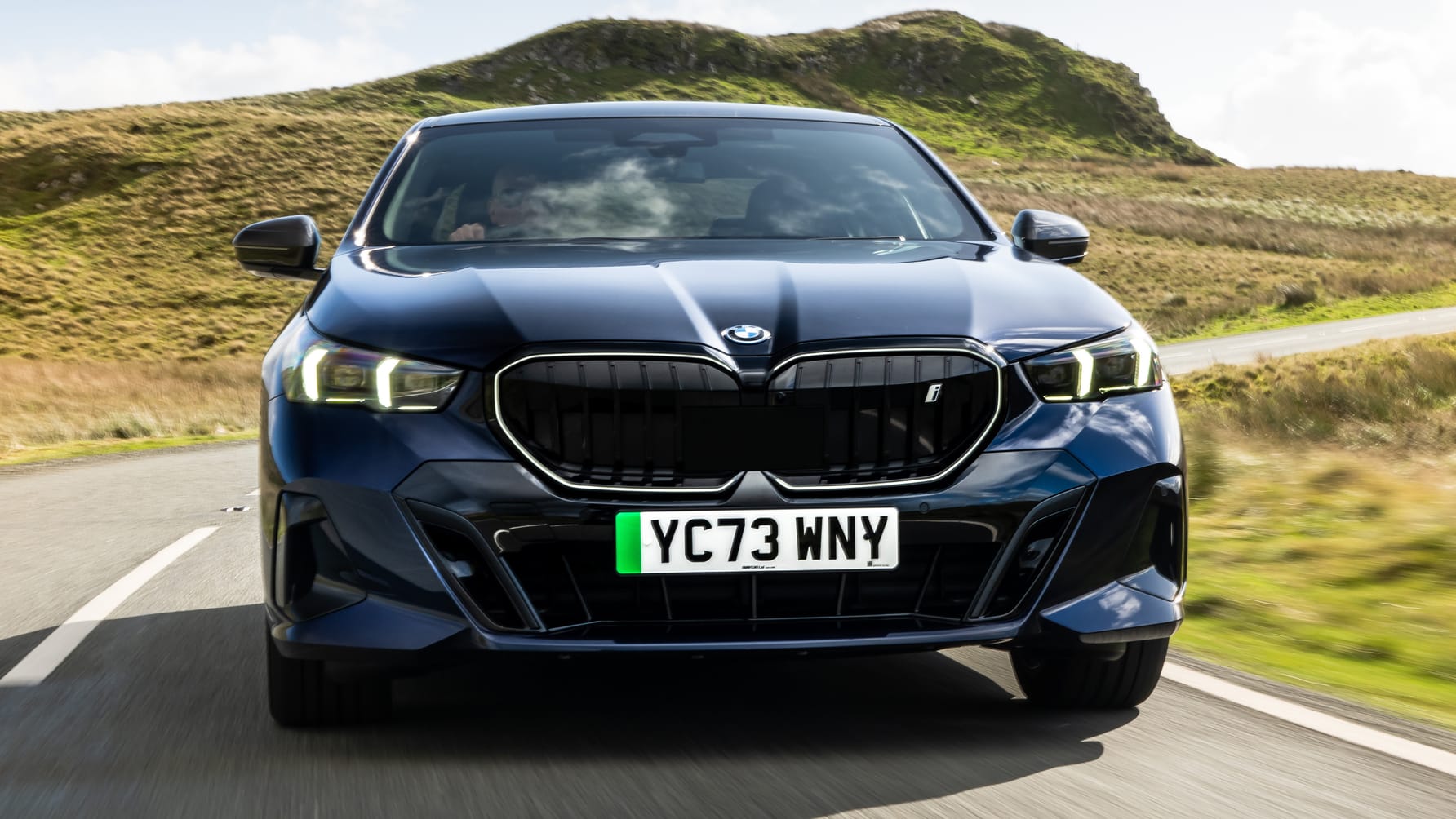 BMW i5 Interior Layout & Technology | Top Gear