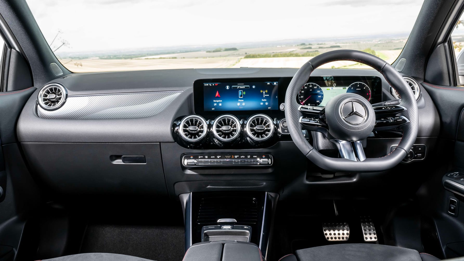 Mercedes-Benz GLA Interior Layout & Technology | Top Gear