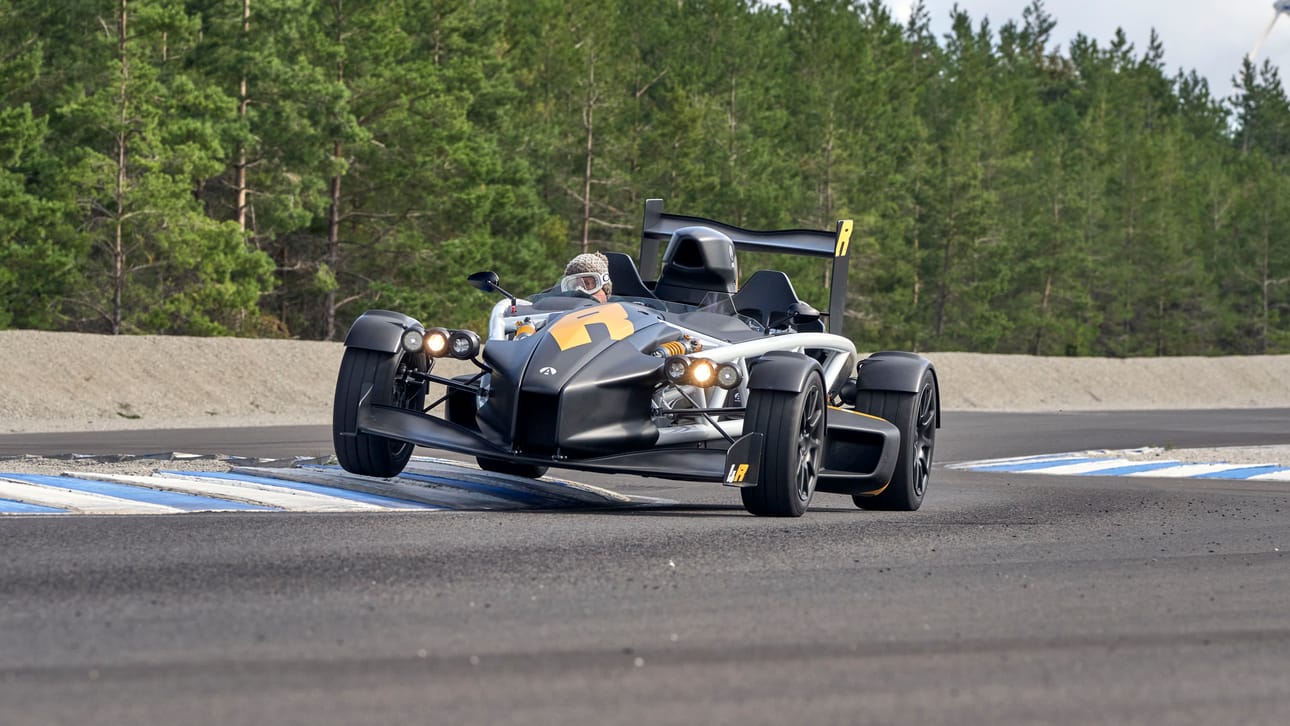 How to turn a standard Ariel Atom into a bewinged Atom 4R | Top Gear