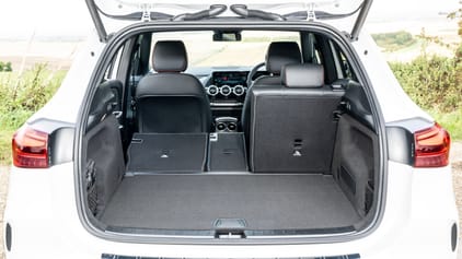 Mercedes-Benz GLA Interior Layout & Technology | Top Gear