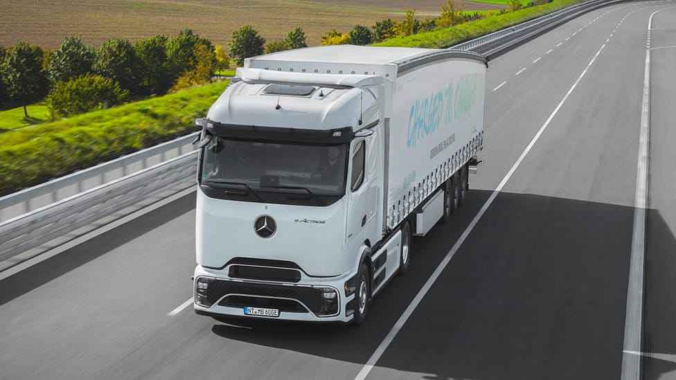 Move over Tesla Semi, this is Merc’s all-electric long-haul lorry | Top ...
