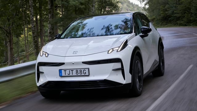 Zeekr X review: a slightly bonkers, constantly bonging family crossover ...