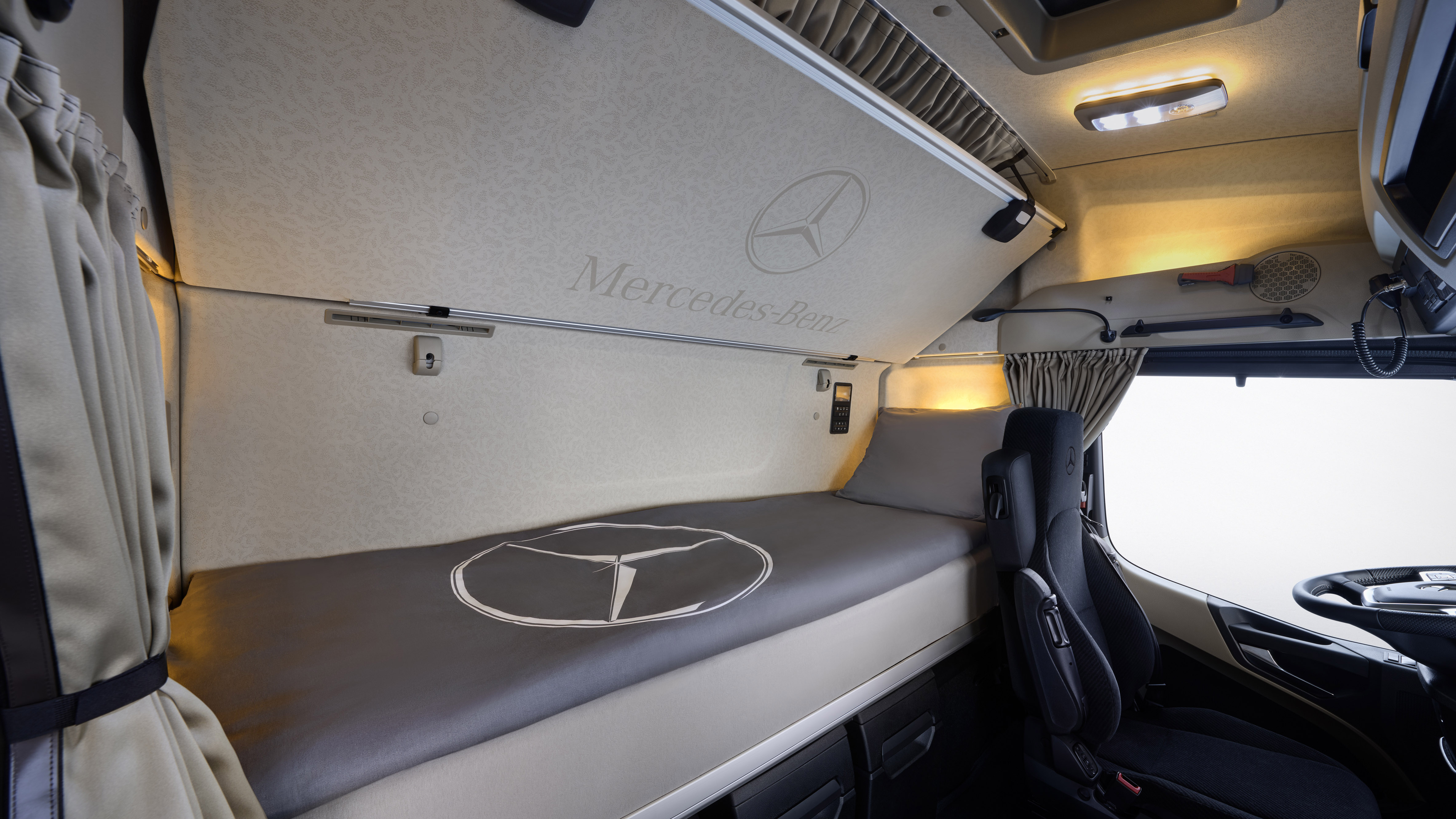 Move over Tesla Semi, this is Merc’s all-electric long-haul lorry | Top ...