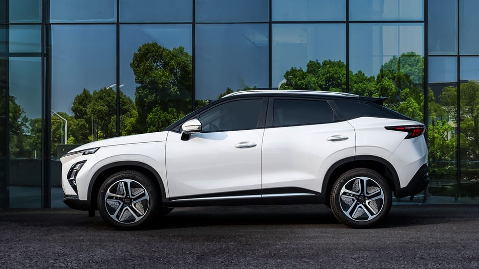 The electric Omoda 5 will offer up to 280 miles of range | Top Gear