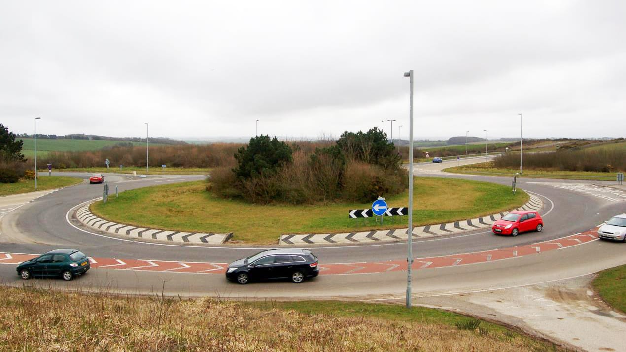 Report: tourist enters third day of being stuck at UK roundabout | Top Gear