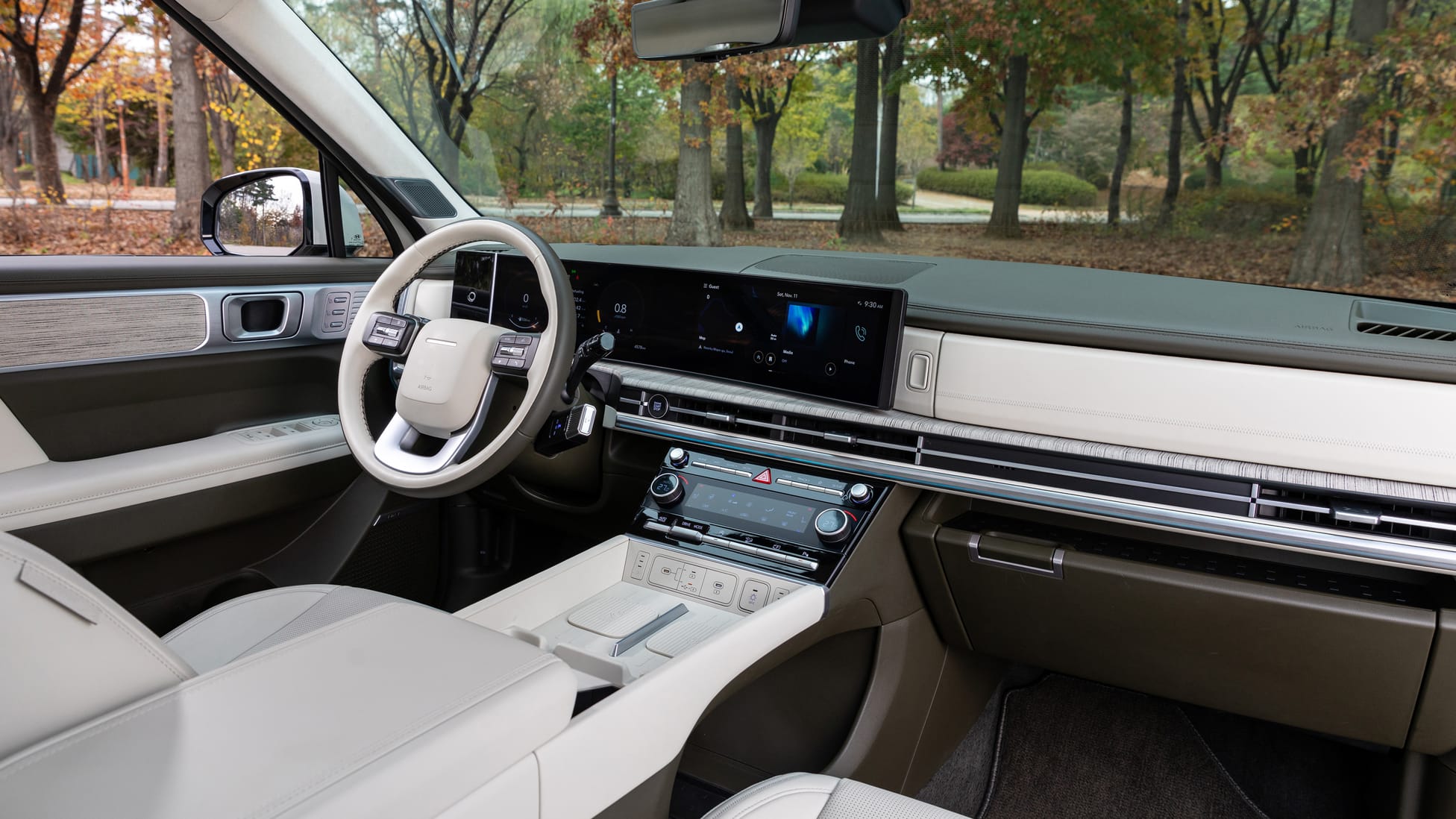 Hyundai Santa Fe Interior Layout & Technology | Top Gear