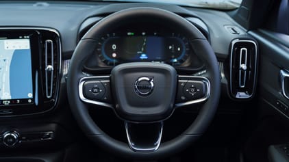 Volvo XC40 Interior Layout & Technology | Top Gear