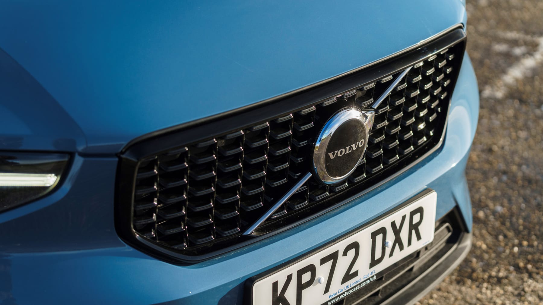 Volvo XC40 Interior Layout & Technology | Top Gear