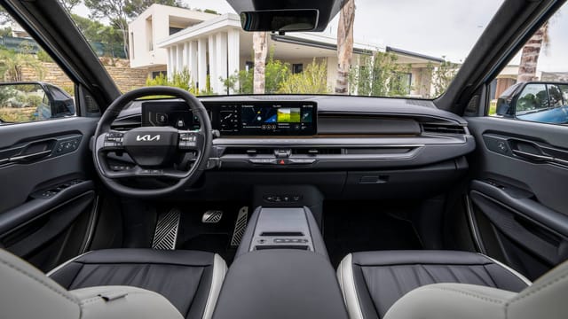 Kia EV9 Interior Layout & Technology | Top Gear