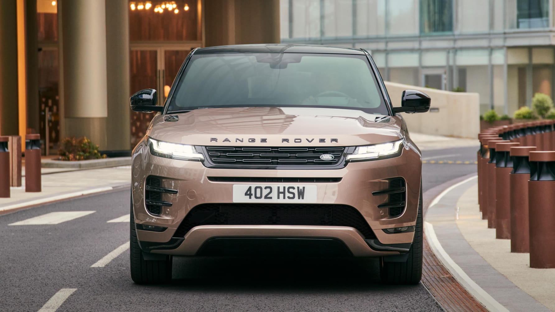 Land Rover Range Rover Evoque Interior Layout & Technology | Top Gear